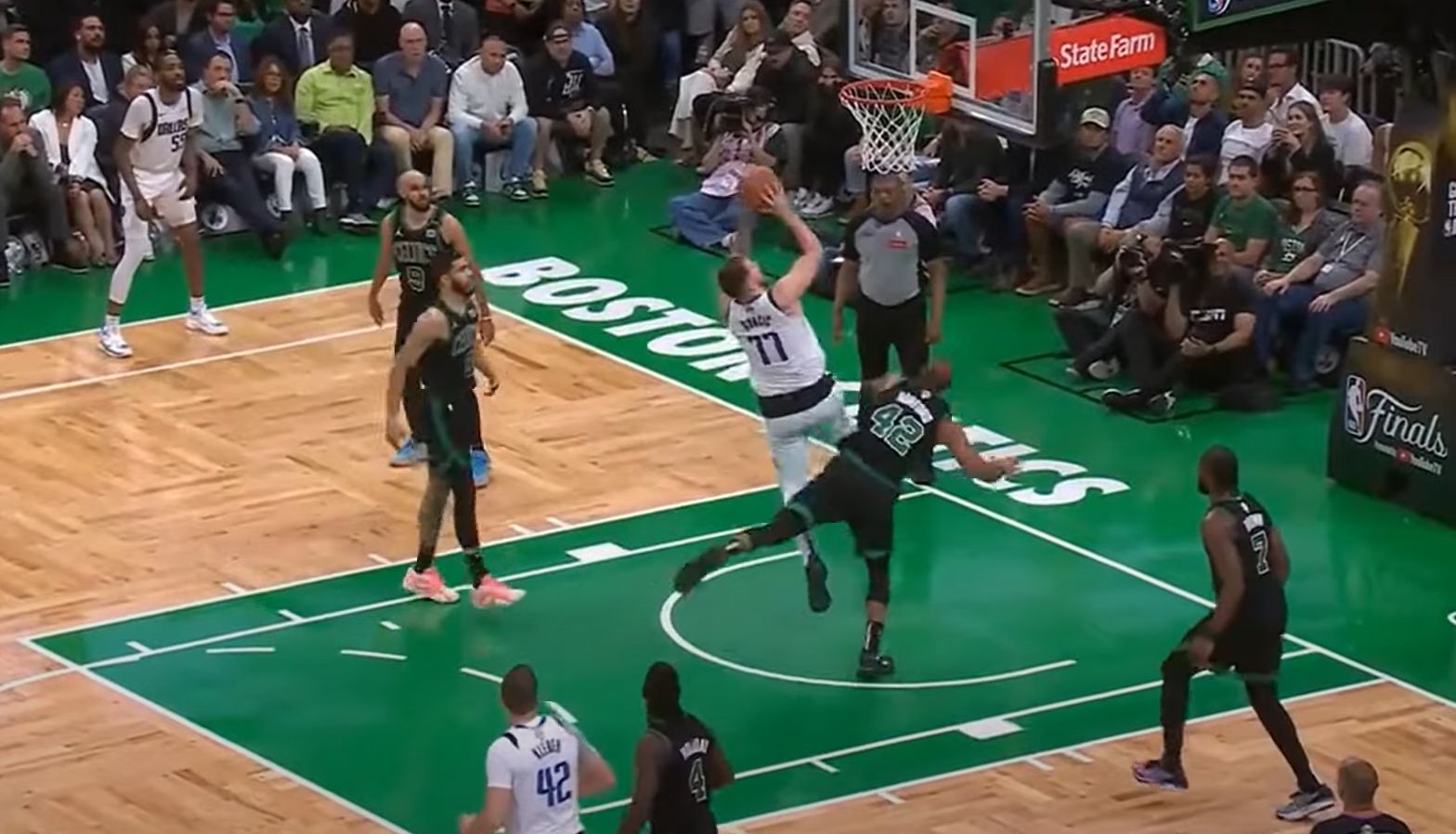 Luka ni zmogel sam, Boston vodi 2:0 | Košarka.si - Vodilni slovenski ...